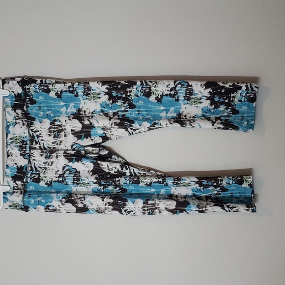 Steve Madden | Pants & Jumpsuits | Steve Madden Floral Leggings Size Xl ...